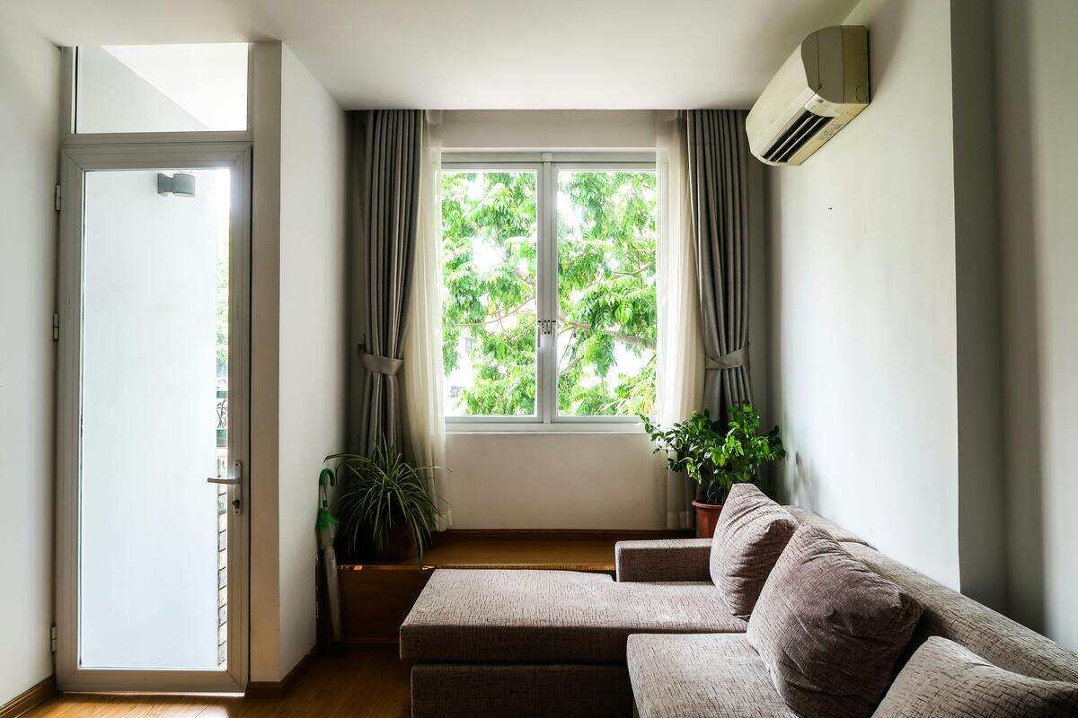 How Does An Air Conditioning System Ventilate A Room?
